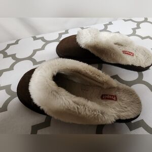 Propet | Shoes | Propet Btand Slippers Size 7 | Poshmark